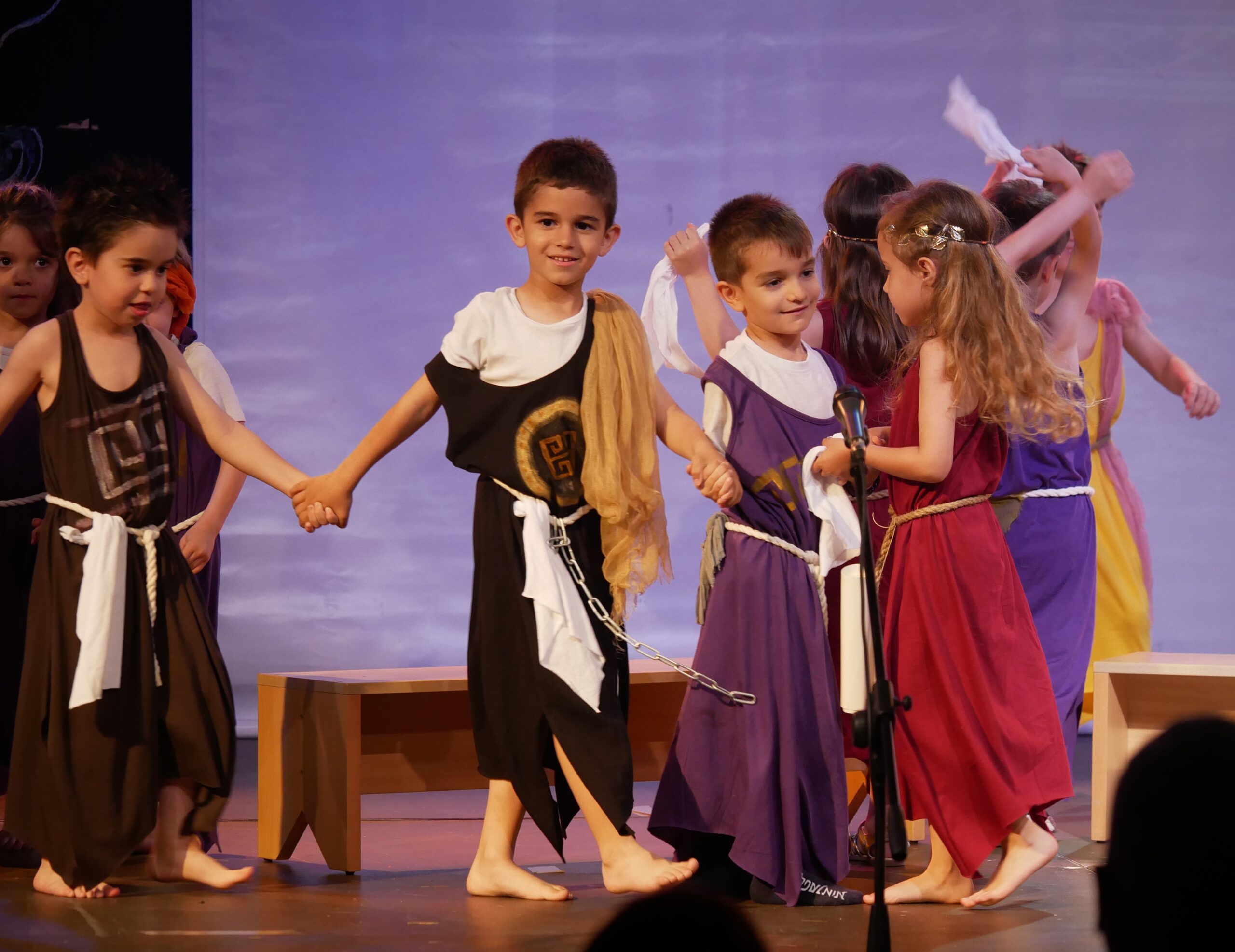 «Πού πήγε η Ειρήνη;»: Η θεατρική παράσταση του Νηπιαγωγείου των ...